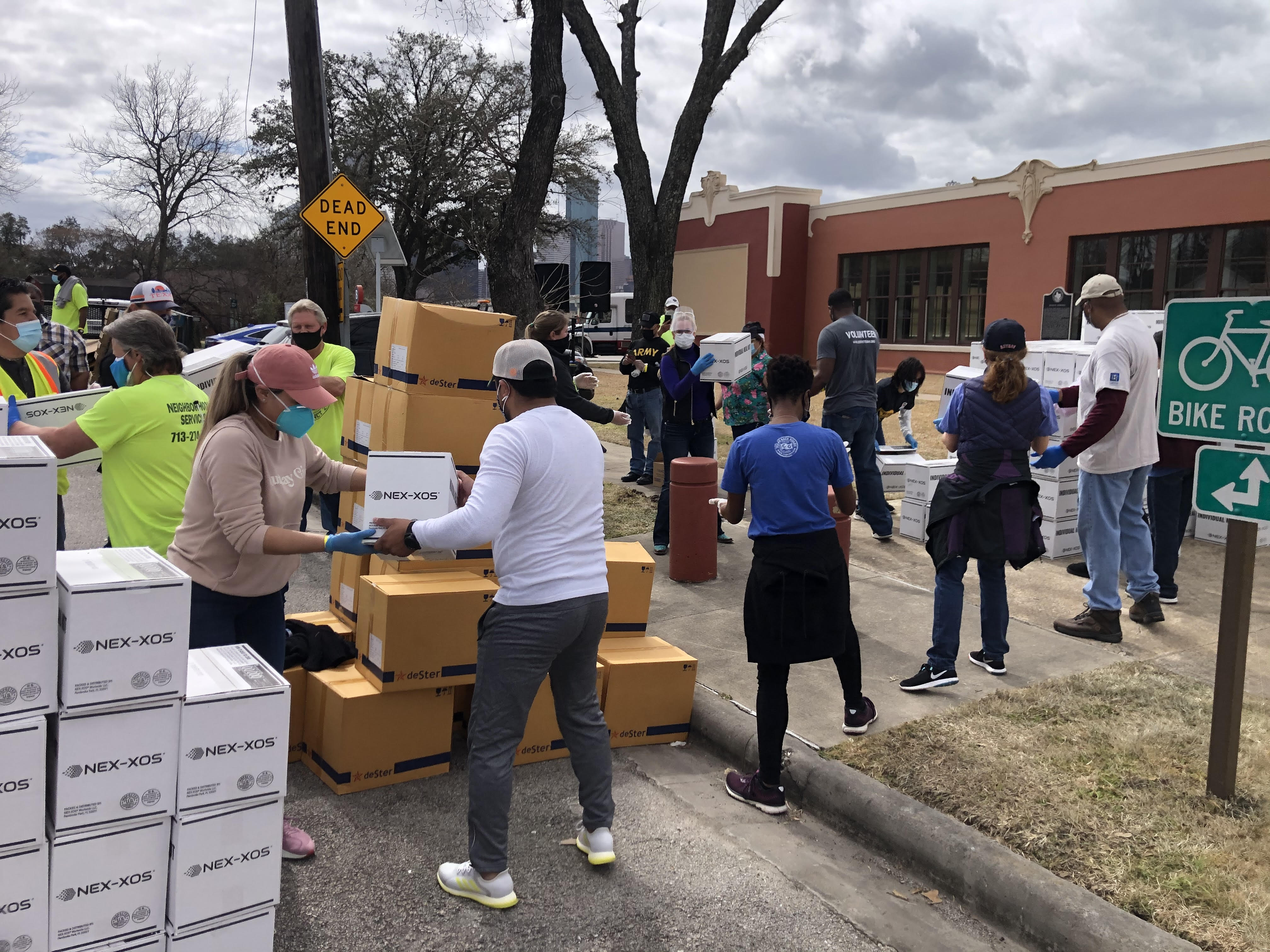Volunteer – FIEL Houston